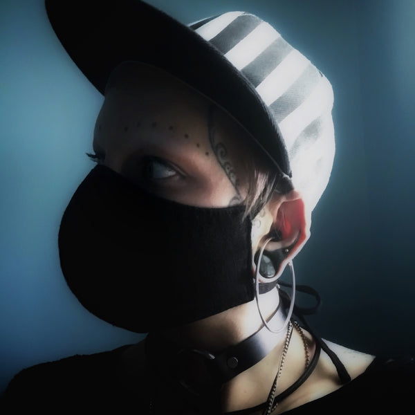 Black Linen Face Mask - Audio Helkuik – audio helkuik